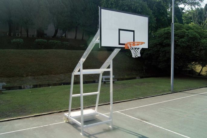 Mobile basketball system - W&H Sports | EN