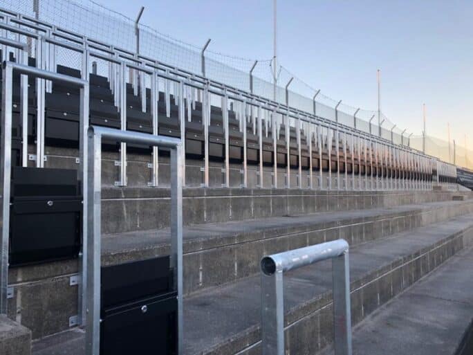 Safe Standing - W&H Sports | EN