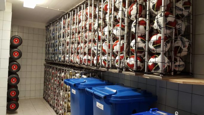 Ball trolley for 10 balls - W&H Sports | EN