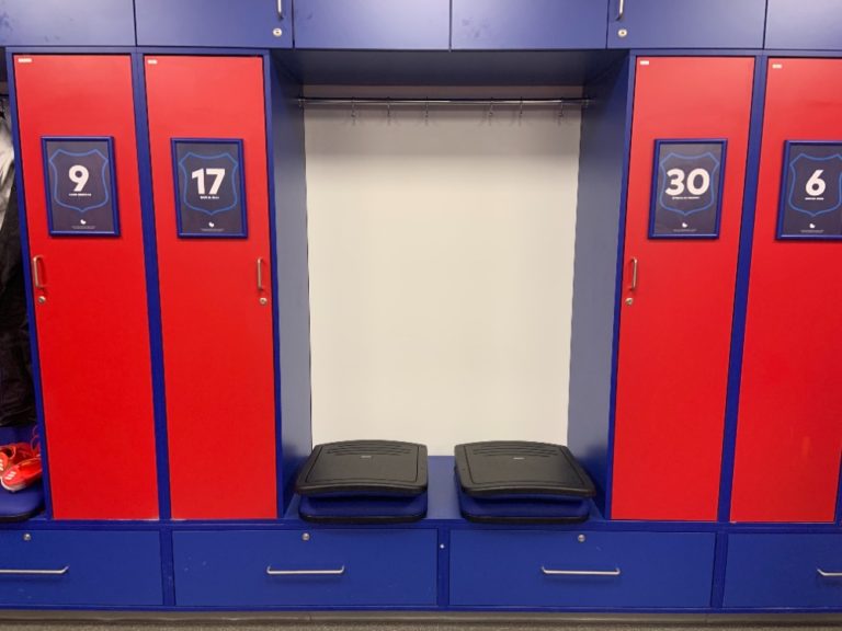 Dressing room seat deluxe - Dressing room - W&H Sports | EN