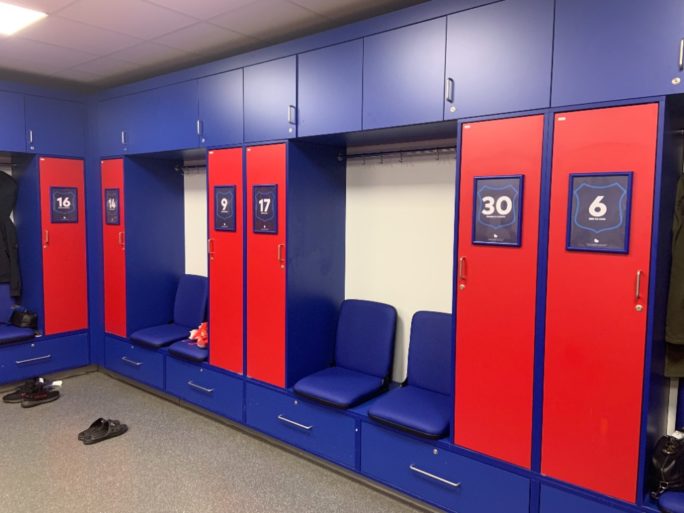 Dressing room seat deluxe - Dressing room - W&H Sports | EN